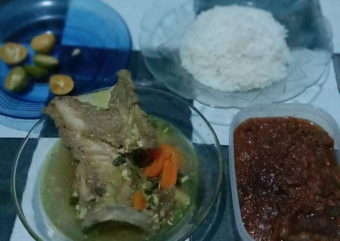 Resep Sup tulang sapi oleh Ummu Khanza - Cookpad