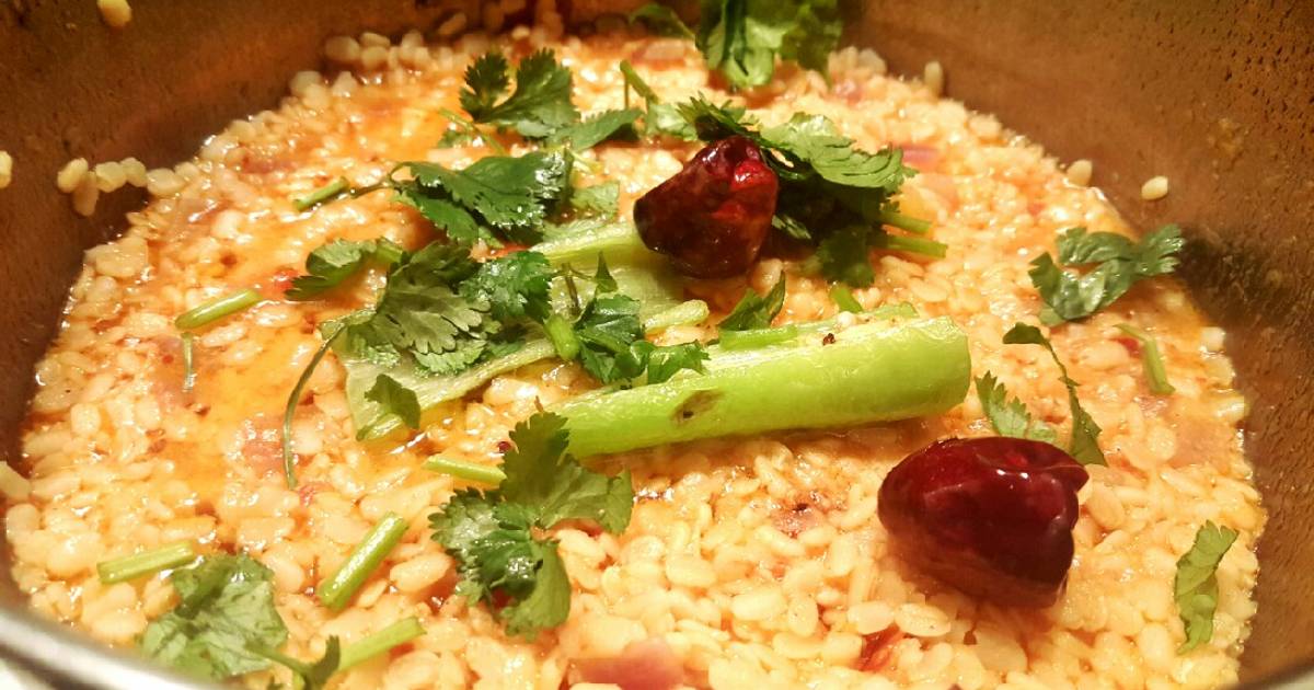 Split white lentils/maash daal curry 😀 Recipe by AK 👩🏻‍🍳 - Cookpad