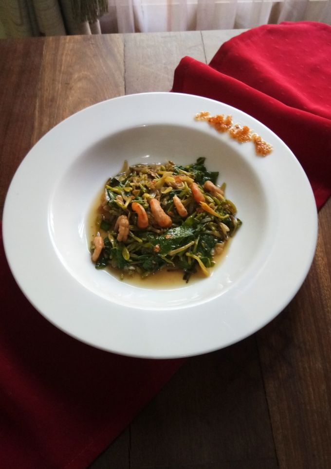 Resep Tumis Pakis, Bunga Pepaya Dan Udang Ebi oleh Meliana - Cookpad