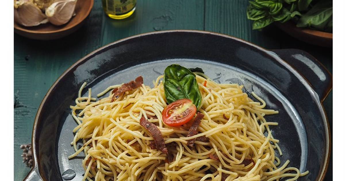 Resep Spagheti Basil Aglio Olio oleh reno.barlian - Cookpad