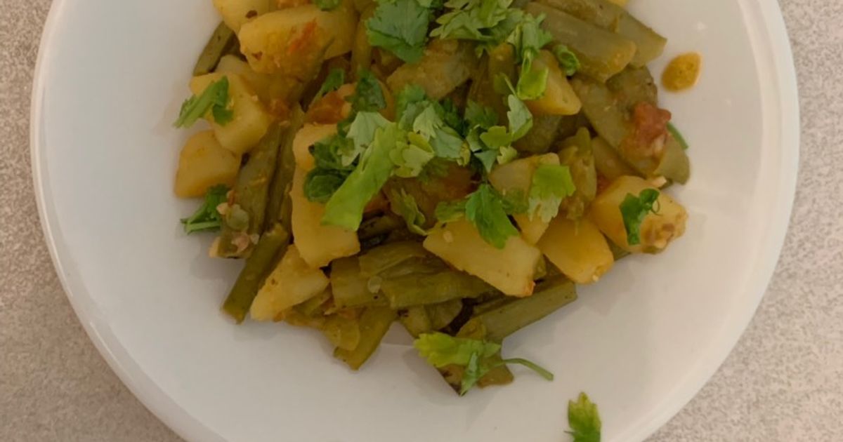 Aloo Gauvar Or Cluster Beans Dry Sabzi Recipe By Deepti Patil
