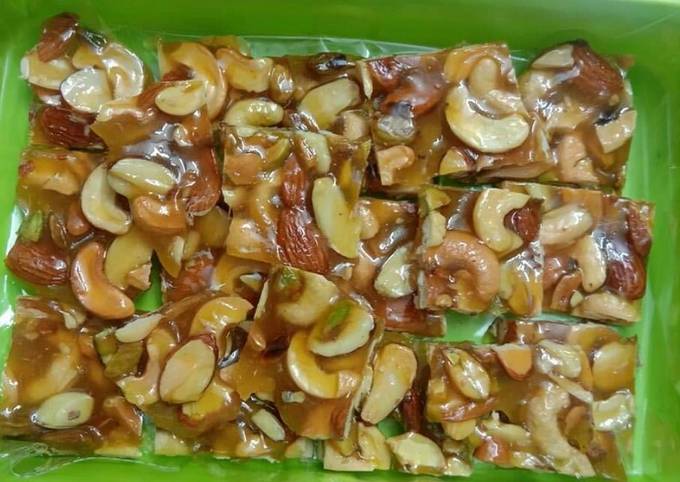 Dry fruit chikki recipe | kaju badam chikki | mixed nuts chikki Recipe ...