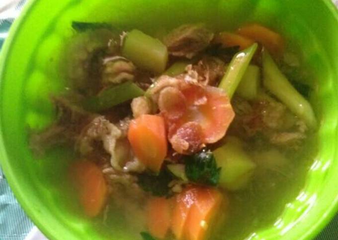 Resep Sop daging wortel kentang oleh Riska Purnama - Cookpad