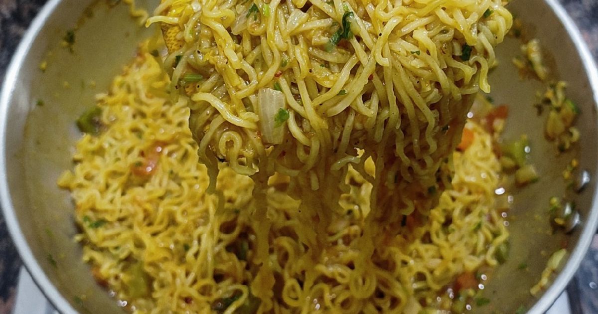 Vegetable Schezwan Maggi 📌 Recipe by Udbhav Rai - Cookpad