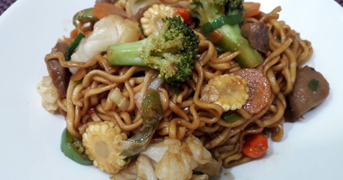 Resep Mie goreng komplit manis pedas oleh boendo. - Cookpad