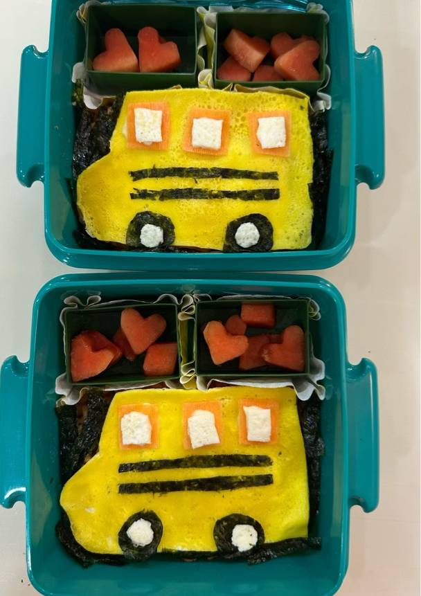 Easy creative bento - school bus theme Recipe by Fizzuzira Nazli - Cookpad