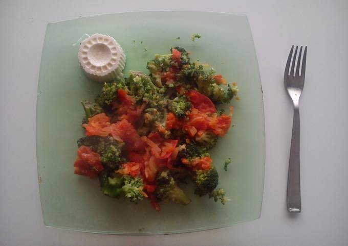 Brócoli con tomate y cebolla Receta de Nad&Cris 🌿- Cookpad