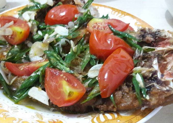 Resep Ikan kakap cabe ijo oleh Ummi Queena - Cookpad