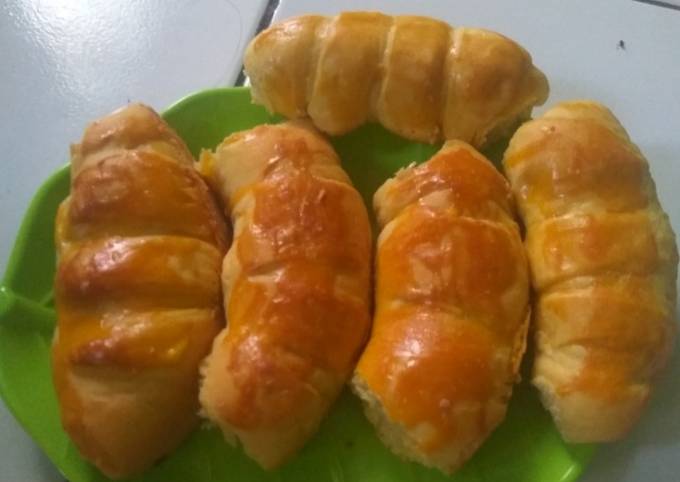 Resep Roti isi pisang oleh Aistya Zha - Cookpad