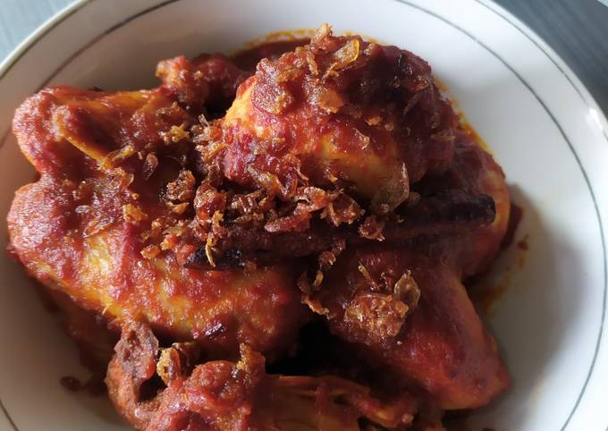 Resep Ayam & Telor masak Habang oleh Devi Aini - Cookpad