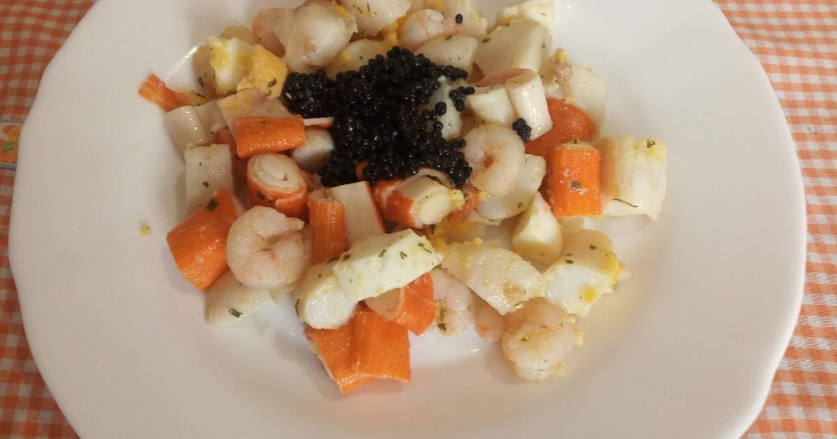 Ensalada de huevos de choco y gambas con Mini crujientes de Atún Receta ...