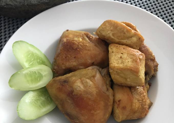 Resep Ayam dan tahu goreng (bumbu racik) oleh Rim’s Kitchen - Cookpad