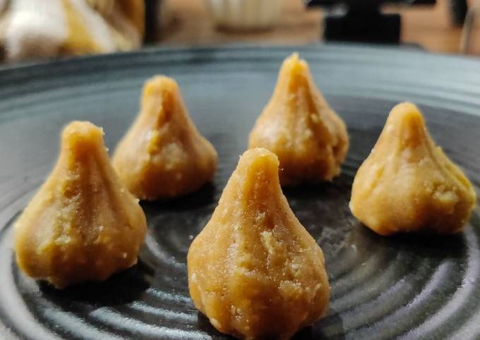 Wheat Flour Modak Recipe by Rutuja Patil |Ek_KolhaPuri - Cookpad