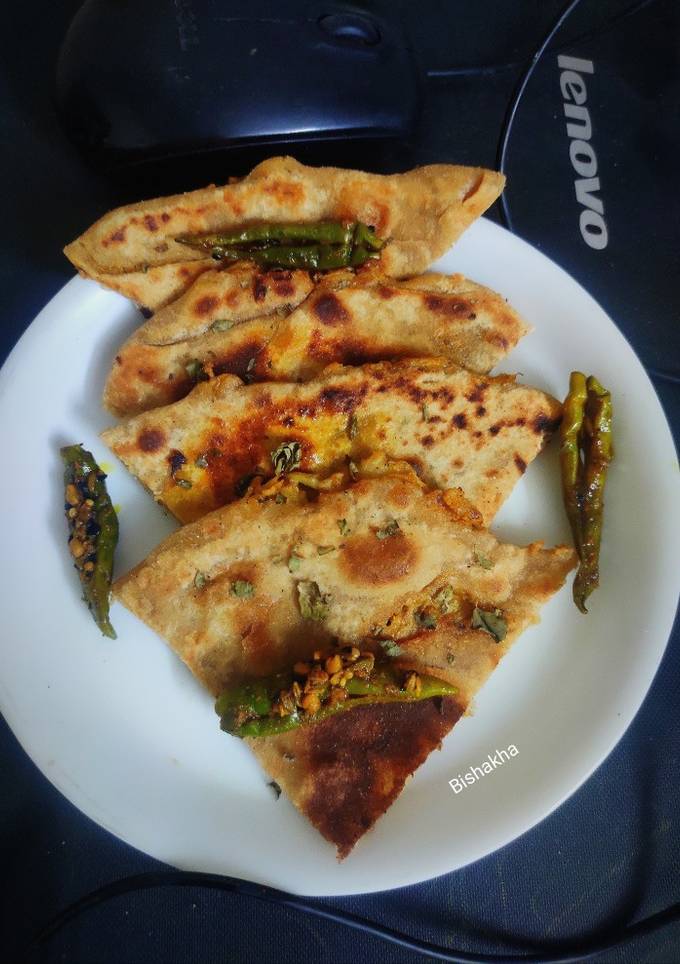 मिक्स सब्ज़ी पराठा (Mix sabzi paratha recipe in hindi) रेसिपी बनाने की ...