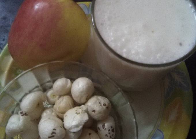 Roasted nuts (makana phool) with apple and skimmed milk Recipe by Mukta ...