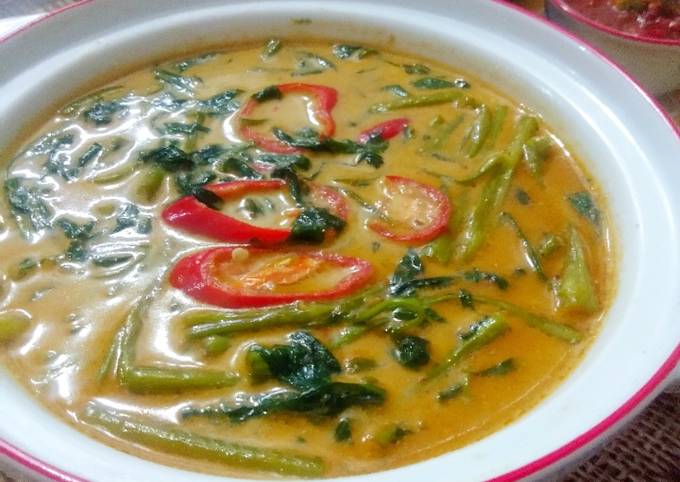 Resep Bobor Kangkung Pedas oleh Mamah Aura - Cookpad