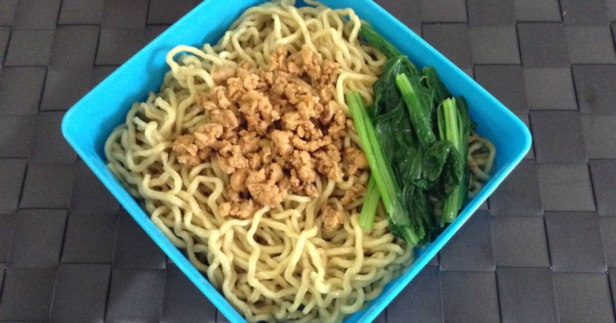 Resep bakmi ayam oleh jenny tanoto - Cookpad