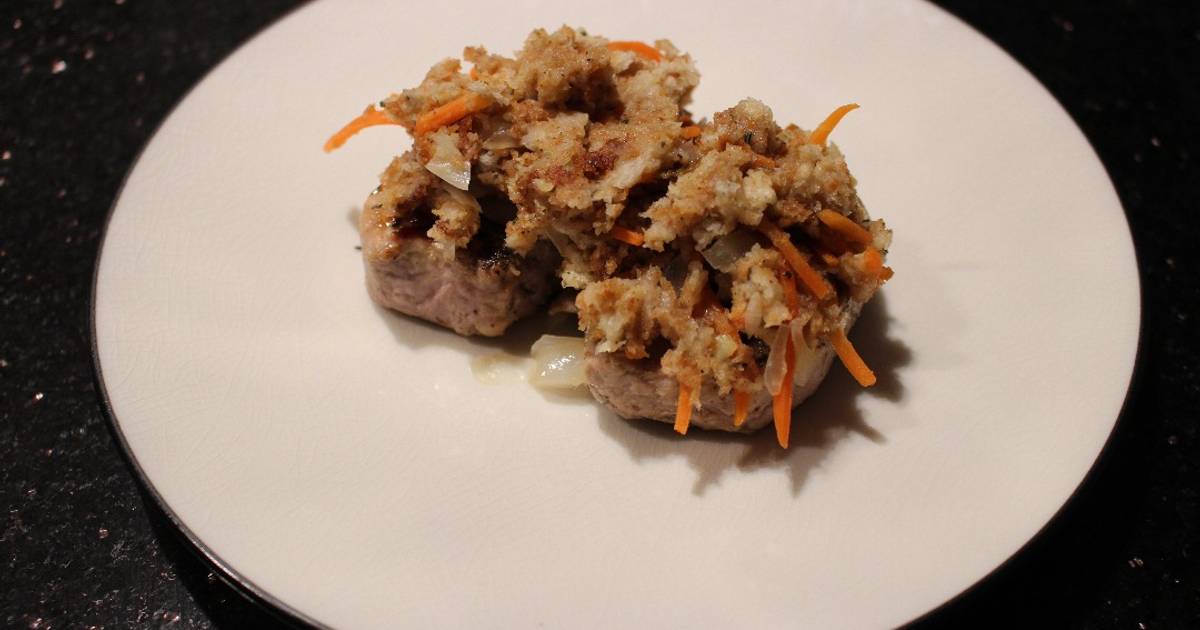 Pork Tenderloin Medallions with Stuffing Topper Recipe by ccallen - Cookpad
