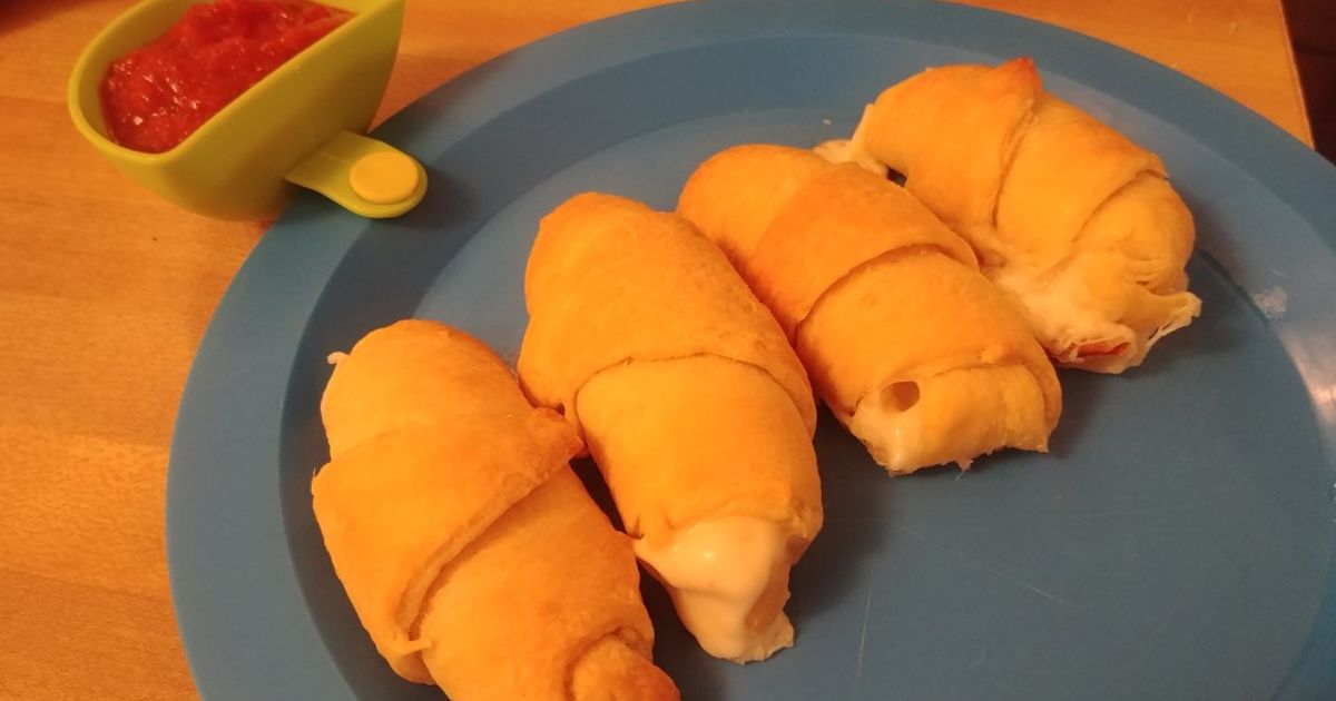 Super Easy Pizza Rolls Recipe By Alexis Donner