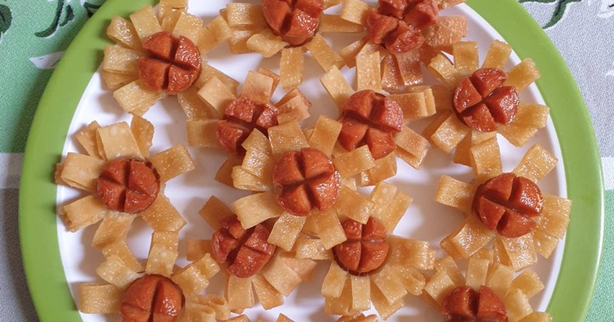 Resep Bunga Pangsit Goreng Sosis oleh DiyanaHung - Cookpad