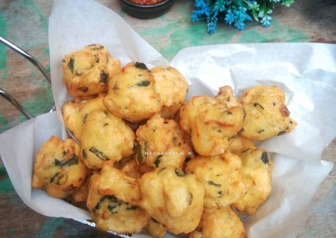 Resep Bola-Bola Kentang Daun Kelor oleh Ma2 Khansa A.N - Cookpad