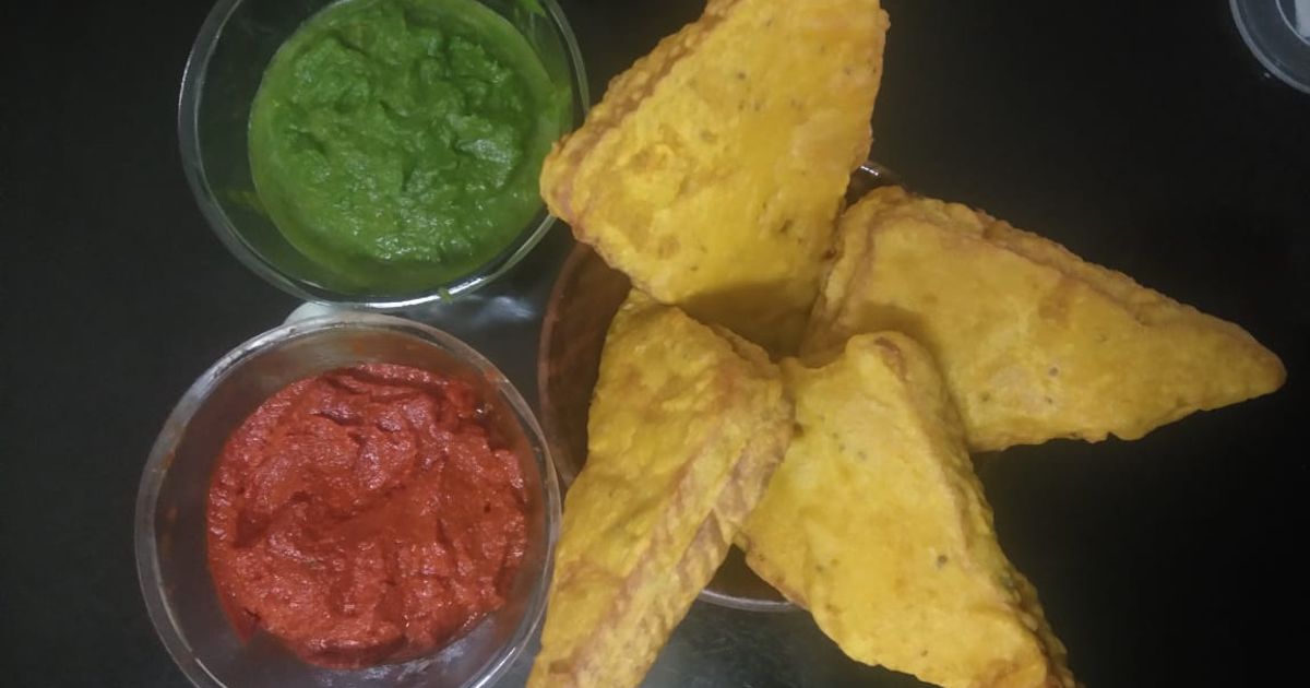 Paneer Bread Pakoda Recipe by Daxa Parmar - Cookpad