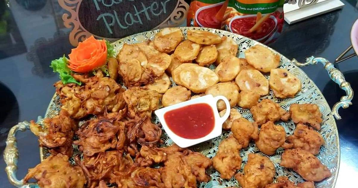 Assorted pakora platter #cookpadramadan Recipe by Saryia Shariq - Cookpad