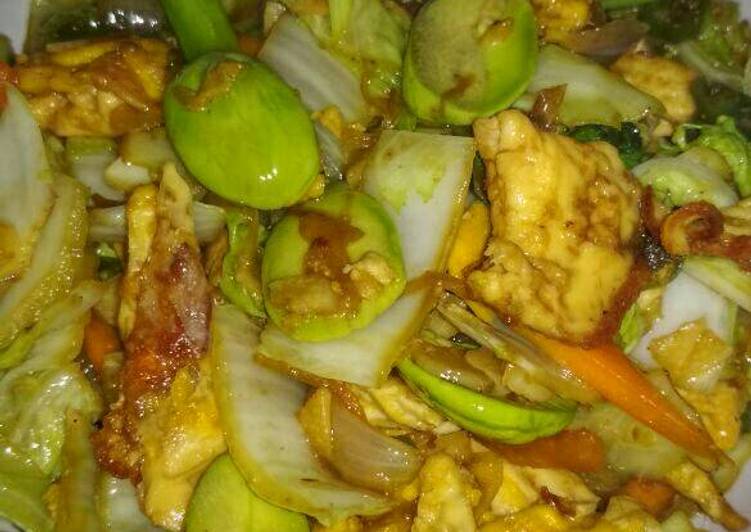 Resep Oseng pete telur sayur oleh Nimas Gumelar K - Cookpad