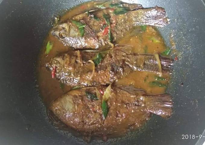 Resep Semur Ikan Nila oleh Tria Lukita - Cookpad