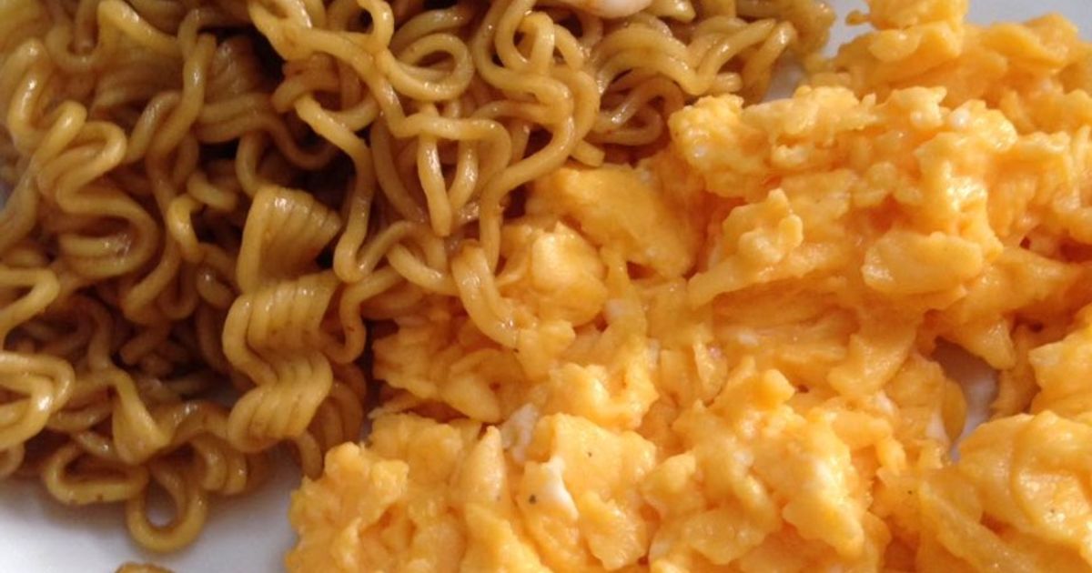 Resep Scrambled Egg Indomie Goreng & Mozarella Cheese oleh Felicia ...