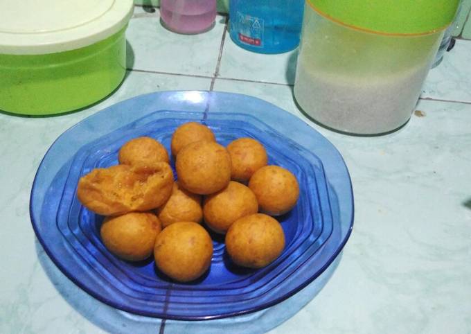 Resep Bola bola Ubi Kuning Simple oleh Diyah Puspitaningrum - Cookpad