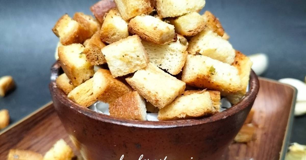 Resep Crouton (dari kulit roti tawar) oleh Ferasty - Cookpad