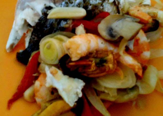 Pescado relleno Receta de Jose Grgorio Nanez- Cookpad