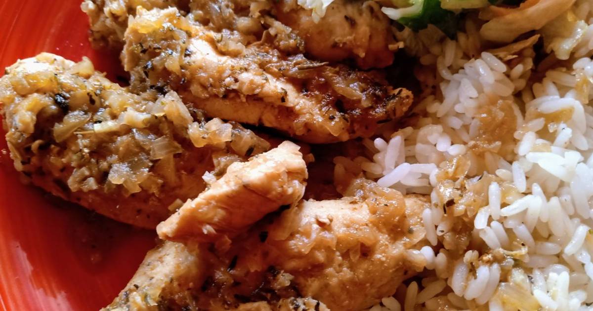 Filetitos de pollo en salsa de vino blanco y hierbas provenzales Receta ...