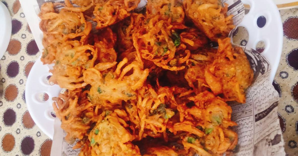 Crispy crunchy alu pakoray Recipe by Noor Ul Ann - Cookpad