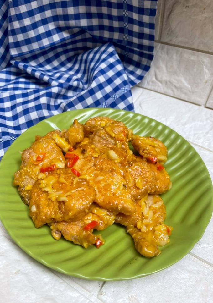 Resep Ayam Fillet Krispy Saus Telur Asin oleh Roro Woelan - Cookpad