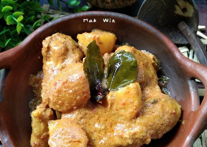 Resep Ayam masak kalio kentang oleh Mak Win - Cookpad