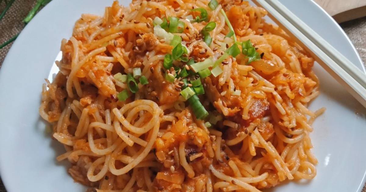 Resep Spaghetti goreng saos tomat oleh Bunda Inary - Cookpad