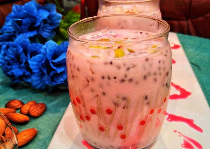 Almond date shake Recipe by Safa Ahmed - Cookpad