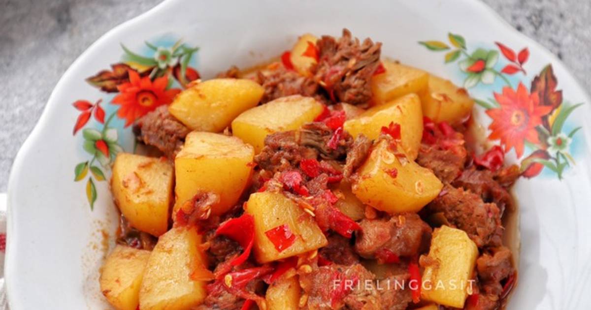 Resep Daging Kentang Balado oleh Frielingga Sit - Cookpad