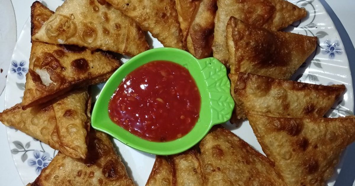 White Sauce Samosa Recipe by Midhat Jalil - Cookpad