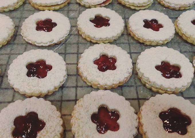 Spitzbuben Recipe by Malaysian Kitchen UK - Cookpad