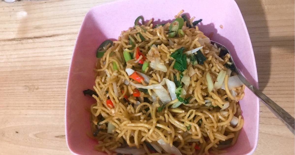 Resep Mie kuning goreng sayur oleh amina - Cookpad