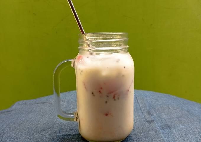 Resep Es Se-Kul (Es Semangka Yakult) oleh Selvie Sutrisno - Cookpad