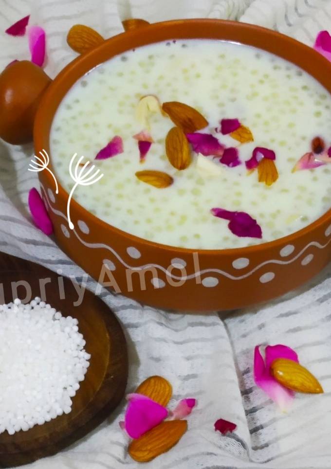 साबुदाणा खीर (Sabudana Kheer recipe in marathi) रेसिपी Supriya Vartak ...