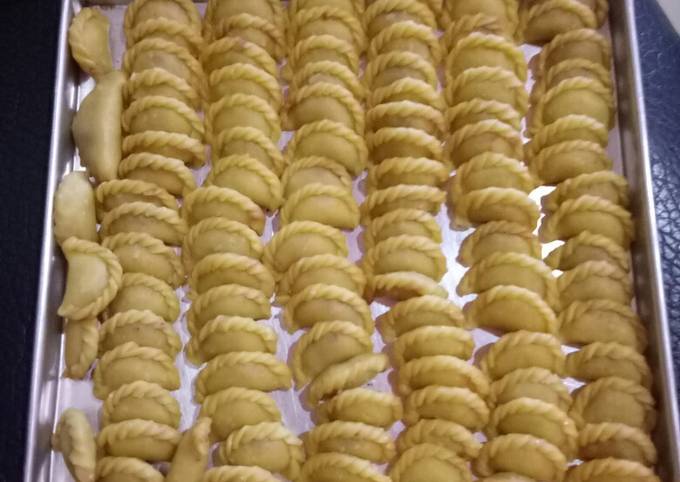 Resep Kue pastel renyah oleh Nda Budiyono - Cookpad