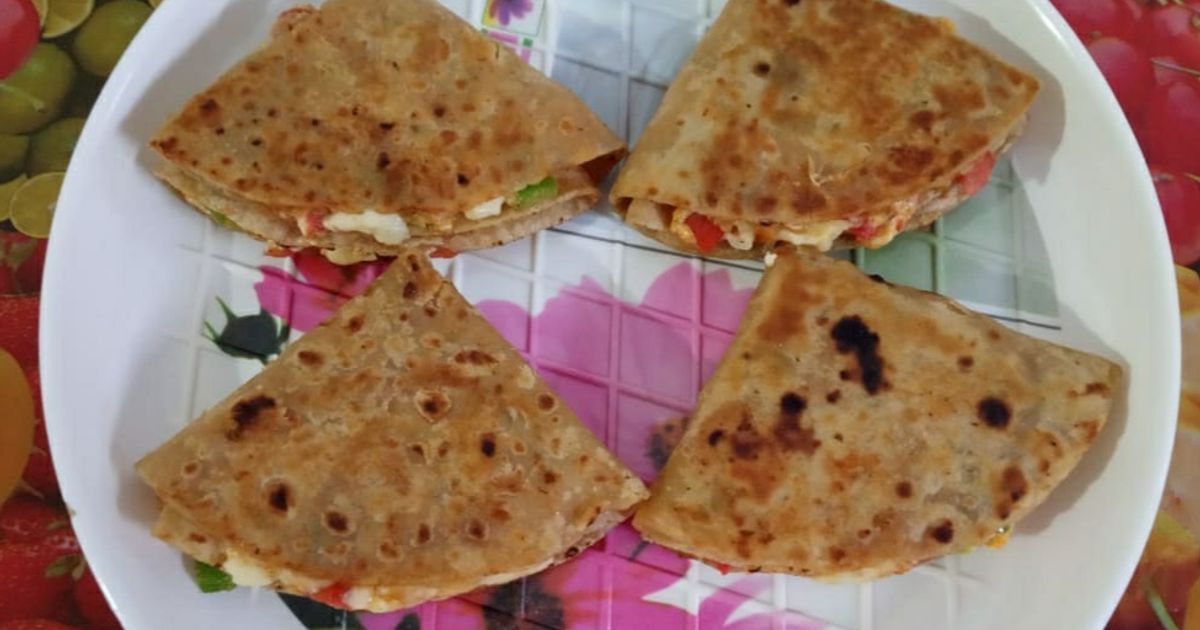 Cheese Roti Triangles Recipe by Foram C. Virani - Cookpad
