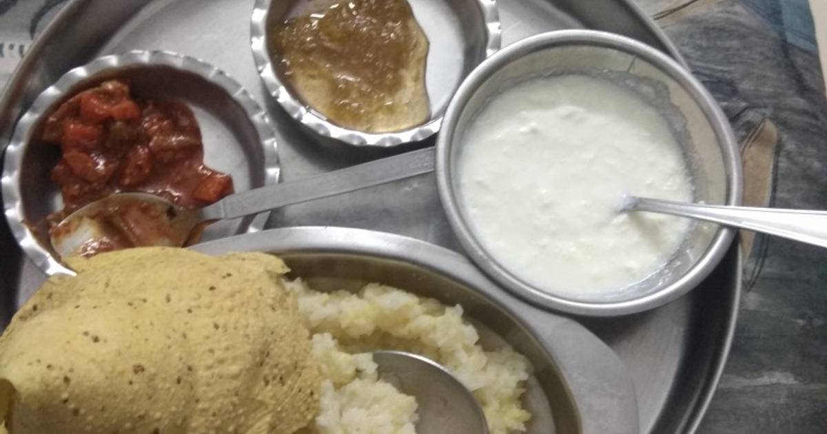 Khichdi platter khichdi ke char ya Ghee Papad Dahi Achar Recipe by Mona ...