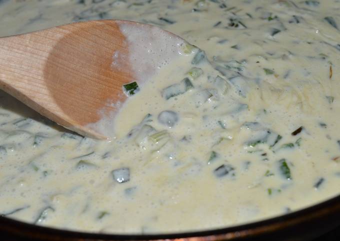 Salsa de crema al verdeo con alcaparras Receta de Fabio Talibs- Cookpad