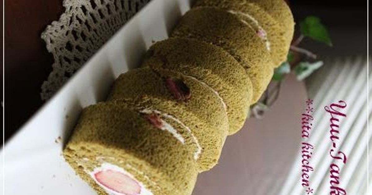Strawberry And Sakura Matcha Roll Cake For Girls' Day Recipe By Cookpad ...